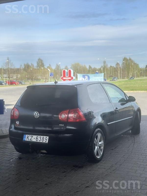 Melns Volkswagen Golf 2006 Kuldīga, ar dzinēja tilpumu 1.90 L un nobraukumu 0 tūkst. km par 1450 €, foto 2 vietnē AUTOMOTO.COM.LV