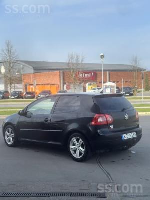Melns Volkswagen Golf 2006 Kuldīga, ar dzinēja tilpumu 1.90 L un nobraukumu 0 tūkst. km par 1450 €, foto 5 vietnē AUTOMOTO.COM.LV