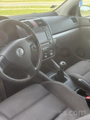 Melns Volkswagen Golf 2006 Kuldīga, ar dzinēja tilpumu 1.90 L un nobraukumu 0 tūkst. km par 1450 €, foto 9 vietnē AUTOMOTO.COM.LV