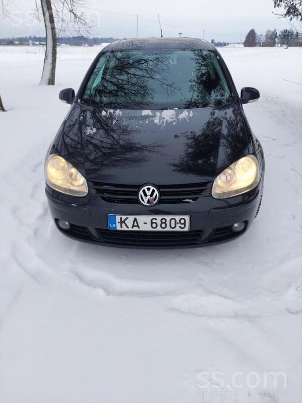 Melns Volkswagen Golf 2006 Liepāja, ar dzinēja tilpumu 2.00 L un nobraukumu 316 tūkst. km par 1100 €, foto 1 vietnē AUTOMOTO.COM.LV
