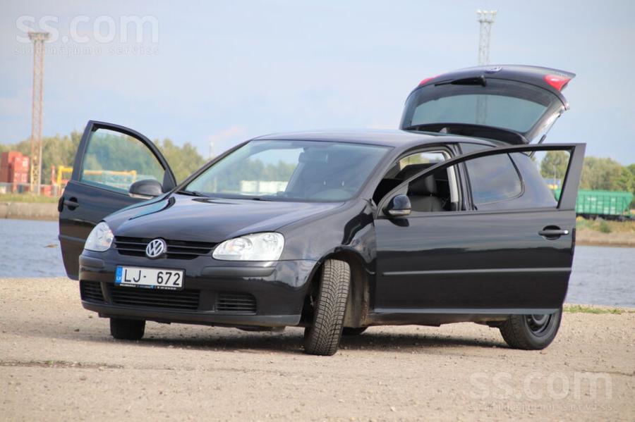 Black Volkswagen Golf 2006 in Riga, with an engine capacity of 1.60 L and mileage of 188 thousand km for 1500 €, photo 1 on AUTOMOTO.COM.LV