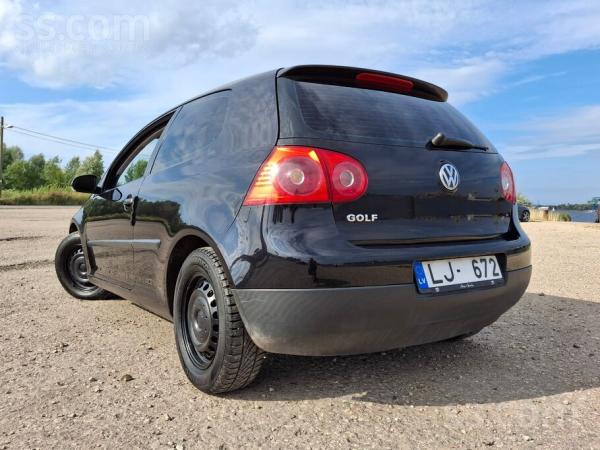 Black Volkswagen Golf 2006 in Riga, with an engine capacity of 1.60 L and mileage of 188 thousand km for 1500 €, photo 7 on AUTOMOTO.COM.LV
