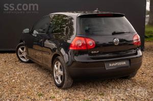 Melns Volkswagen Golf 2007 Rīga, ar dzinēja tilpumu 1.90 L un nobraukumu 386 tūkst. km par 2350 €, foto 3 vietnē AUTOMOTO.COM.LV