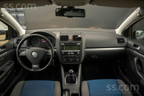 Black Volkswagen Golf 2007 in Riga, with an engine capacity of 1.90 L and mileage of 386 thousand km for 2350 €, photo 8 on AUTOMOTO.COM.LV