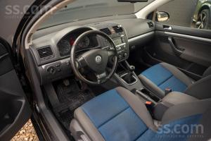 Melns Volkswagen Golf 2007 Rīga, ar dzinēja tilpumu 1.90 L un nobraukumu 386 tūkst. km par 2350 €, foto 11 vietnē AUTOMOTO.COM.LV