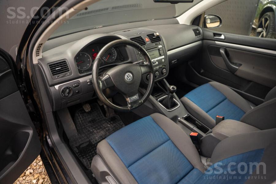 Melns Volkswagen Golf 2007 Rīga, ar dzinēja tilpumu 1.90 L un nobraukumu 386 tūkst. km par 2350 €, foto 11 vietnē AUTOMOTO.COM.LV