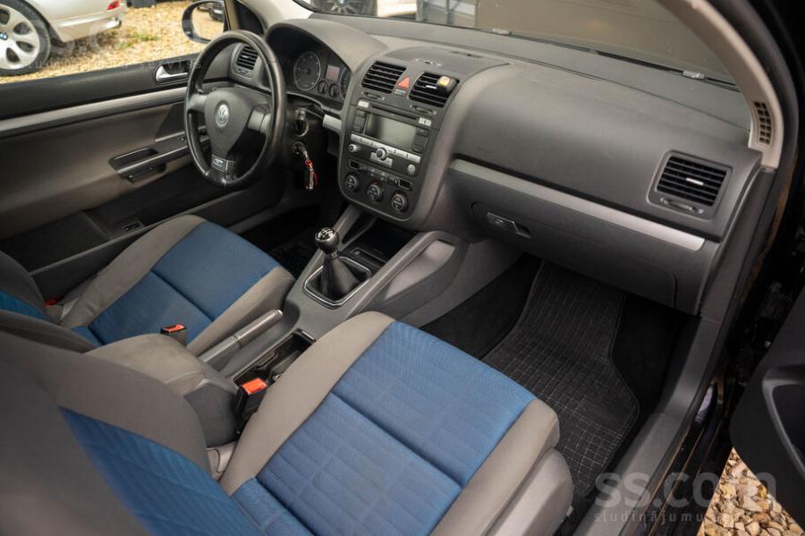 Melns Volkswagen Golf 2007 Rīga, ar dzinēja tilpumu 1.90 L un nobraukumu 386 tūkst. km par 2350 €, foto 17 vietnē AUTOMOTO.COM.LV
