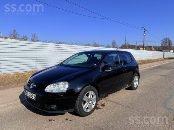 Melns Volkswagen Golf 2008 Rīga, ar dzinēja tilpumu 1.90 L un nobraukumu 276 tūkst. km par 745 €, foto 1 vietnē AUTOMOTO.COM.LV