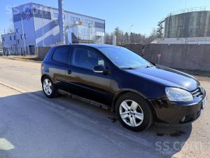 Melns Volkswagen Golf 2008 Rīga, ar dzinēja tilpumu 1.90 L un nobraukumu 276 tūkst. km par 745 €, foto 4 vietnē AUTOMOTO.COM.LV
