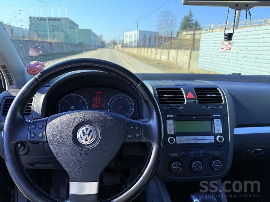 Melns Volkswagen Golf 2008 Rīga, ar dzinēja tilpumu 1.90 L un nobraukumu 276 tūkst. km par 745 €, foto 7 vietnē AUTOMOTO.COM.LV