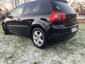 Black Volkswagen Golf 2009 in Rezekne, with an engine capacity of 1.90 L and mileage of 347 thousand km for 3250 €, photo 3 on AUTOMOTO.COM.LV