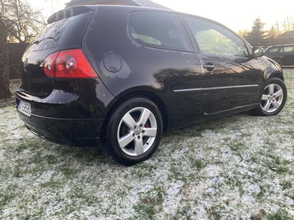 Melns Volkswagen Golf 2009 Rēzekne, ar dzinēja tilpumu 1.90 L un nobraukumu 347 tūkst. km par 3250 €, foto 5 vietnē AUTOMOTO.COM.LV