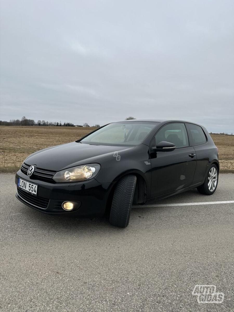 Melns Volkswagen Golf 2009 Viļņa, ar dzinēja tilpumu 1.40 L un nobraukumu 284 tūkst. km par 4500 €, foto 3 vietnē AUTOMOTO.COM.LV
