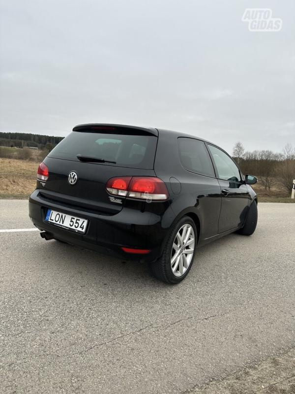 Melns Volkswagen Golf 2009 Viļņa, ar dzinēja tilpumu 1.40 L un nobraukumu 284 tūkst. km par 4500 €, foto 4 vietnē AUTOMOTO.COM.LV
