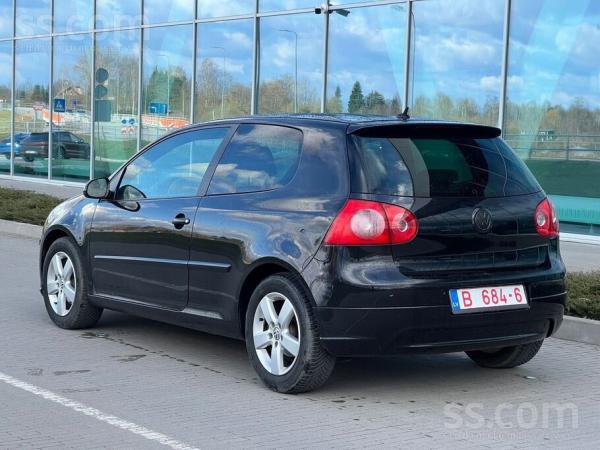 Black Volkswagen Golf 2009 in Rezekne, with an engine capacity of 1.90 L and mileage of 363 thousand km for 3500 €, photo 4 on AUTOMOTO.COM.LV
