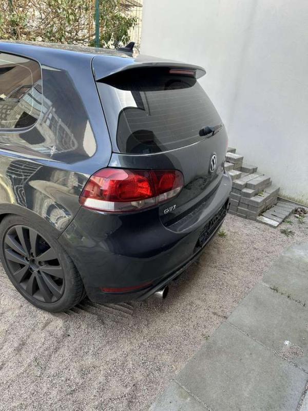 Melns Volkswagen Golf 2010 Klaipėda, ar dzinēja tilpumu 2.00 L un nobraukumu 240 tūkst. km par 4250 €, foto 3 vietnē AUTOMOTO.COM.LV