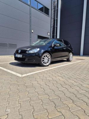 Black Volkswagen Golf 2010 in Kaunas, with an engine capacity of 1.39 L and mileage of 240 thousand km for 3500 €, photo  on AUTOMOTO.COM.LV
