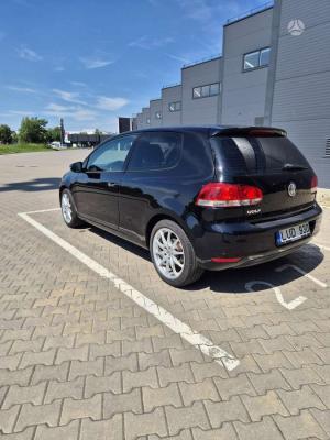 Black Volkswagen Golf 2010 in Kaunas, with an engine capacity of 1.39 L and mileage of 240 thousand km for 3500 €, photo 3 on AUTOMOTO.COM.LV