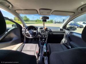 Black Volkswagen Golf 2010 in Kaunas, with an engine capacity of 1.39 L and mileage of 240 thousand km for 3500 €, photo 10 on AUTOMOTO.COM.LV