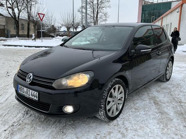 Black Volkswagen Golf 2011 in Daugavpils, with an engine capacity of 1.60 L and mileage of 293 thousand km for 2850 €, photo 1 on AUTOMOTO.COM.LV