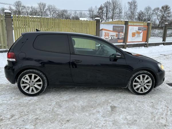 Black Volkswagen Golf 2011 in Daugavpils, with an engine capacity of 1.60 L and mileage of 293 thousand km for 2850 €, photo 5 on AUTOMOTO.COM.LV