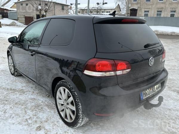 Black Volkswagen Golf 2011 in Daugavpils, with an engine capacity of 1.60 L and mileage of 293 thousand km for 2850 €, photo 8 on AUTOMOTO.COM.LV