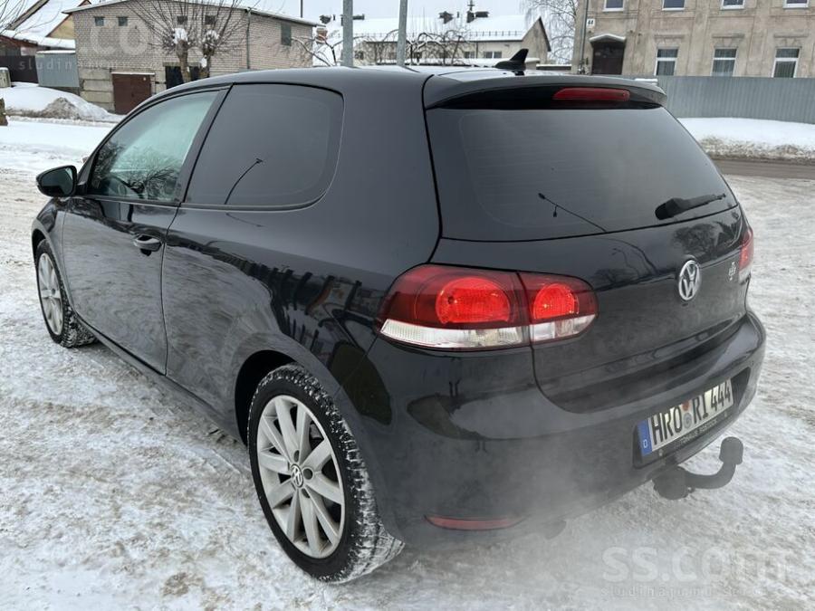 Black Volkswagen Golf 2011 in Daugavpils, with an engine capacity of 1.60 L and mileage of 293 thousand km for 2850 €, photo 8 on AUTOMOTO.COM.LV