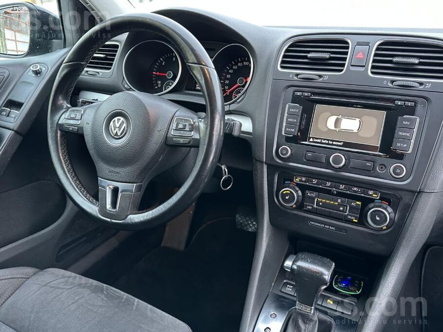 Black Volkswagen Golf 2011 in Daugavpils, with an engine capacity of 1.60 L and mileage of 293 thousand km for 2850 €, photo 19 on AUTOMOTO.COM.LV