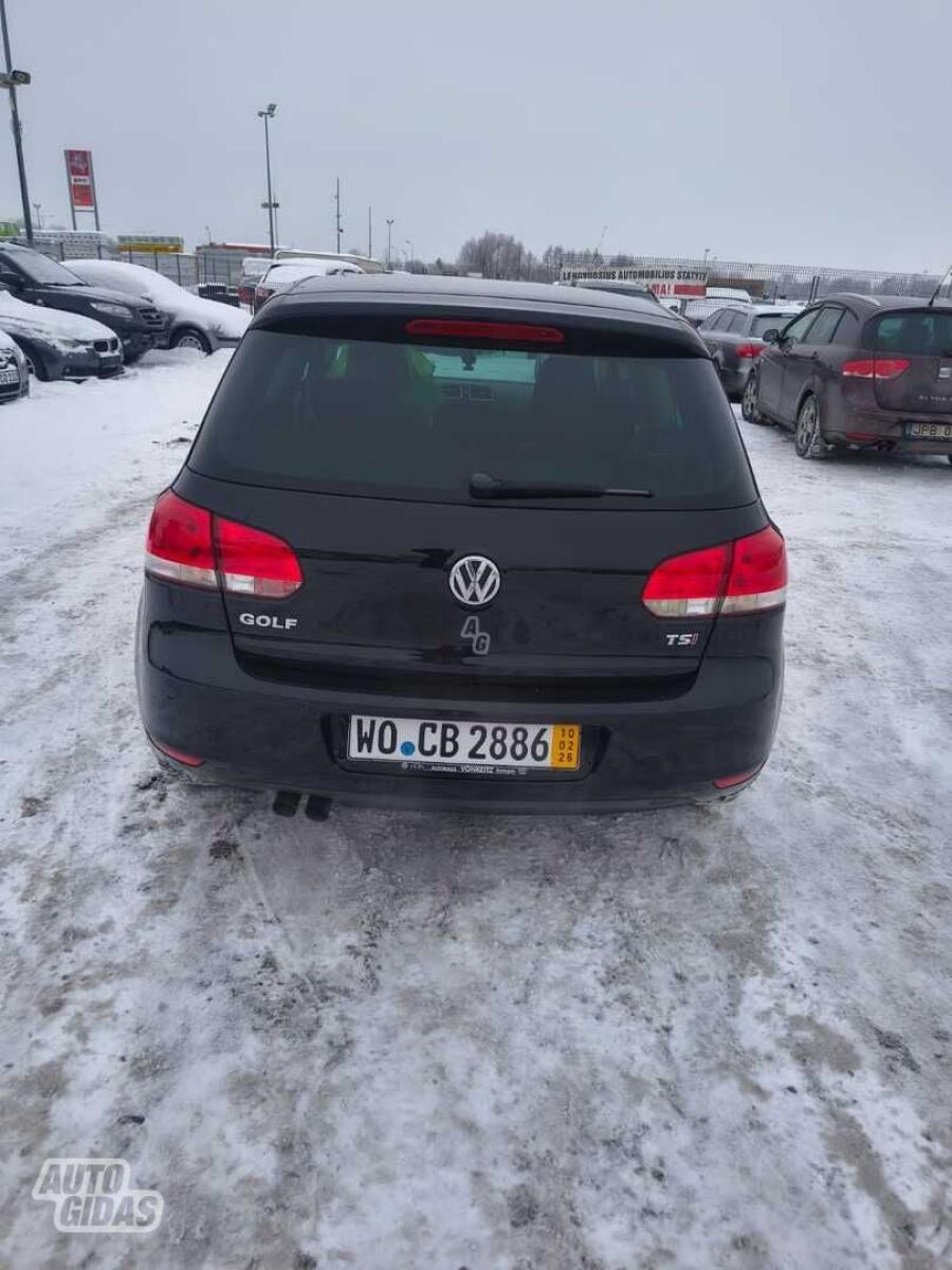 Melns Volkswagen Golf 2011 Marijampole, ar dzinēja tilpumu 1.40 L un nobraukumu 120 tūkst. km par 3900 €, foto 5 vietnē AUTOMOTO.COM.LV