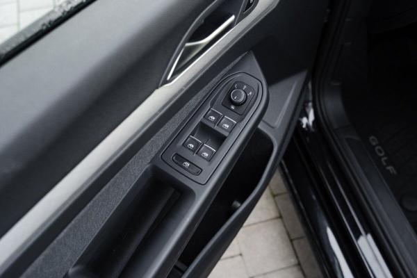Black Volkswagen Golf 2024 in Marupe, with an engine capacity of 1.50 L and mileage of 39 thousand km for 22900 €, photo 9 on AUTOMOTO.COM.LV