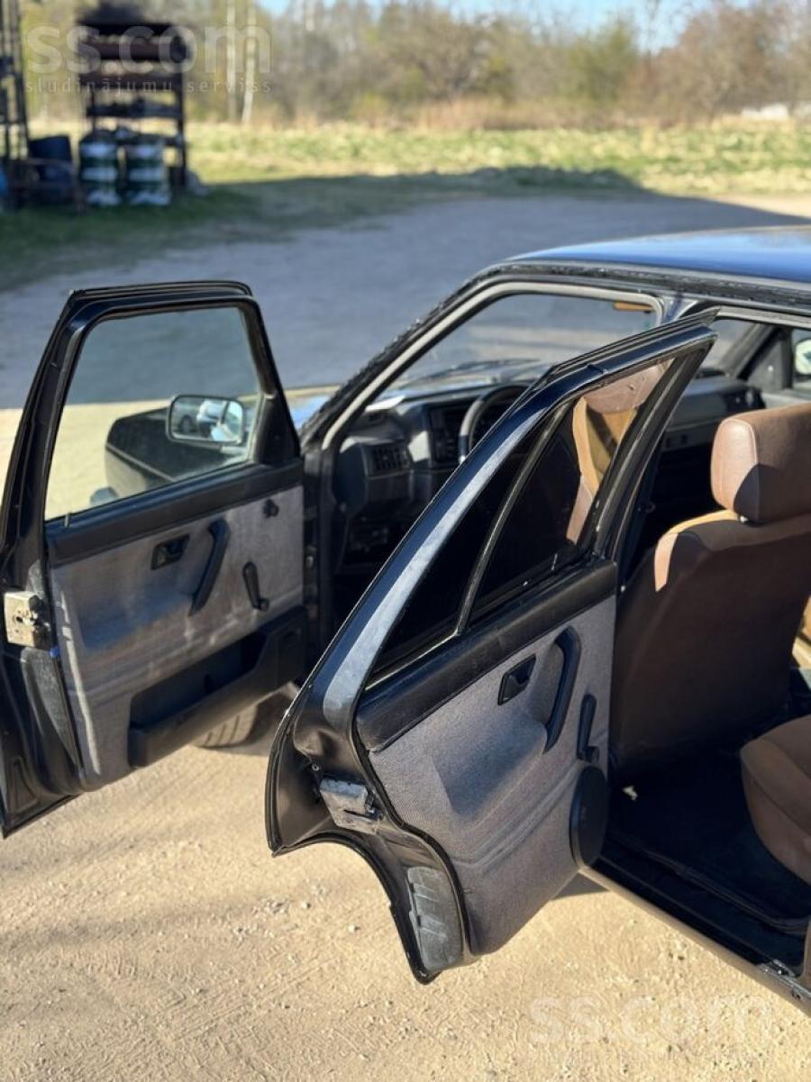 Melns Volkswagen Golf 1985 Balvi, ar dzinēja tilpumu 1.60 L un nobraukumu 441 tūkst. km par 1900 €, foto 11 vietnē AUTOMOTO.COM.LV
