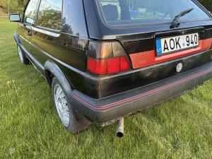 Black Volkswagen Golf 1990 in Vilnius, with an engine capacity of 1.78 L and mileage of 300 thousand km for 1800 €, photo 4 on AUTOMOTO.COM.LV