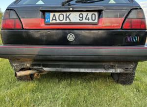 Black Volkswagen Golf 1990 in Vilnius, with an engine capacity of 1.78 L and mileage of 300 thousand km for 1800 €, photo 5 on AUTOMOTO.COM.LV