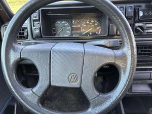 Black Volkswagen Golf 1990 in Vilnius, with an engine capacity of 1.78 L and mileage of 300 thousand km for 1800 €, photo 14 on AUTOMOTO.COM.LV