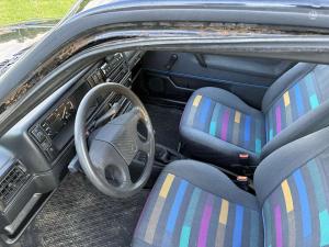 Black Volkswagen Golf 1990 in Vilnius, with an engine capacity of 1.78 L and mileage of 300 thousand km for 1800 €, photo 16 on AUTOMOTO.COM.LV