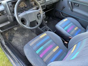 Black Volkswagen Golf 1990 in Vilnius, with an engine capacity of 1.78 L and mileage of 300 thousand km for 1800 €, photo 17 on AUTOMOTO.COM.LV