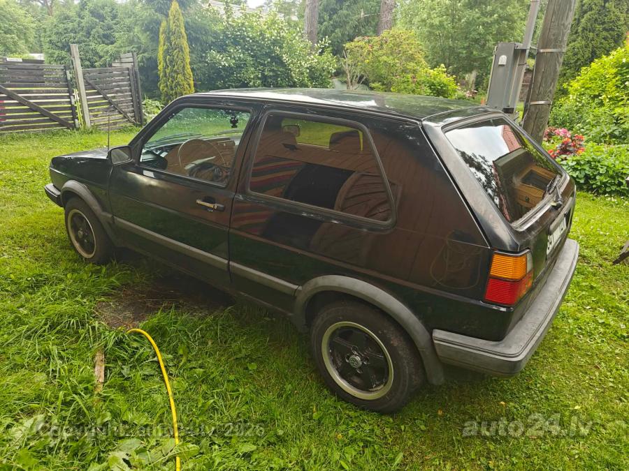 Melns Volkswagen Golf 1990 Tallina, ar dzinēja tilpumu 1.60 L un nobraukumu 340 tūkst. km par 1000 €, foto 4 vietnē AUTOMOTO.COM.LV