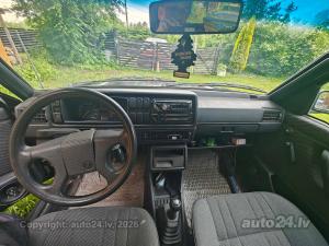 Melns Volkswagen Golf 1990 Tallina, ar dzinēja tilpumu 1.60 L un nobraukumu 340 tūkst. km par 1000 €, foto 6 vietnē AUTOMOTO.COM.LV