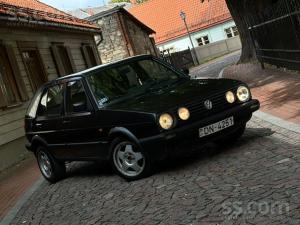 Black Volkswagen Golf 1991 in Cesis, with an engine capacity of 1.60 L and mileage of 400 thousand km for 3490 €, photo 5 on AUTOMOTO.COM.LV