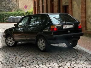 Black Volkswagen Golf 1991 in Cesis, with an engine capacity of 1.60 L and mileage of 400 thousand km for 3490 €, photo 6 on AUTOMOTO.COM.LV