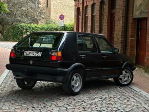Black Volkswagen Golf 1991 in Cesis, with an engine capacity of 1.60 L and mileage of 400 thousand km for 3490 €, photo 8 on AUTOMOTO.COM.LV