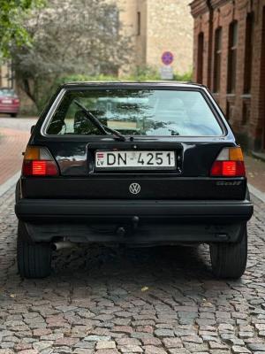 Black Volkswagen Golf 1991 in Cesis, with an engine capacity of 1.60 L and mileage of 400 thousand km for 3490 €, photo 11 on AUTOMOTO.COM.LV