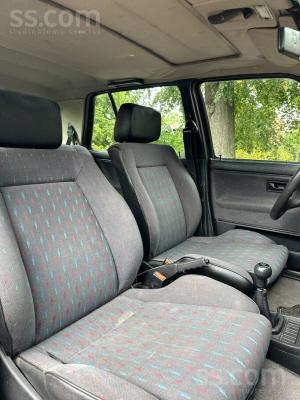 Black Volkswagen Golf 1991 in Cesis, with an engine capacity of 1.60 L and mileage of 400 thousand km for 3490 €, photo 15 on AUTOMOTO.COM.LV