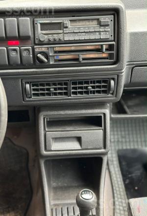 Black Volkswagen Golf 1991 in Cesis, with an engine capacity of 1.60 L and mileage of 400 thousand km for 3490 €, photo 17 on AUTOMOTO.COM.LV