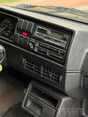 Black Volkswagen Golf 1991 in Cesis, with an engine capacity of 1.60 L and mileage of 400 thousand km for 3490 €, photo 18 on AUTOMOTO.COM.LV