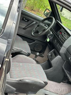 Black Volkswagen Golf 1991 in Cesis, with an engine capacity of 1.60 L and mileage of 400 thousand km for 3490 €, photo 20 on AUTOMOTO.COM.LV