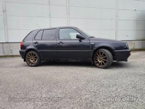 Melns Volkswagen Golf 1993 Tallina, ar dzinēja tilpumu 1.80 L un nobraukumu 290 tūkst. km par 600 €, foto 4 vietnē AUTOMOTO.COM.LV