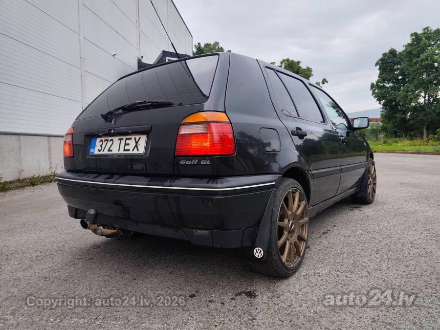 Melns Volkswagen Golf 1993 Tallina, ar dzinēja tilpumu 1.80 L un nobraukumu 290 tūkst. km par 600 €, foto 10 vietnē AUTOMOTO.COM.LV