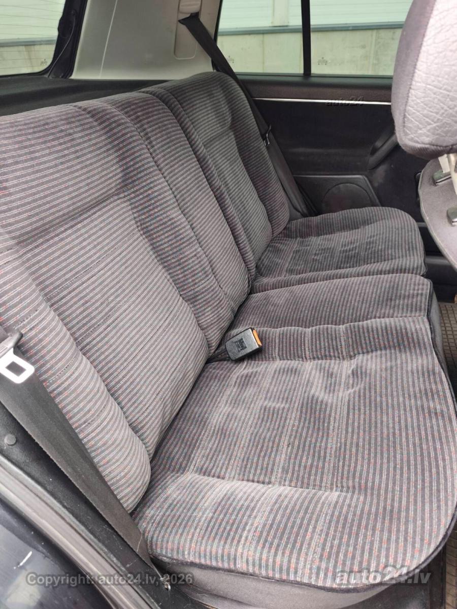 Melns Volkswagen Golf 1993 Tallina, ar dzinēja tilpumu 1.80 L un nobraukumu 290 tūkst. km par 600 €, foto 13 vietnē AUTOMOTO.COM.LV