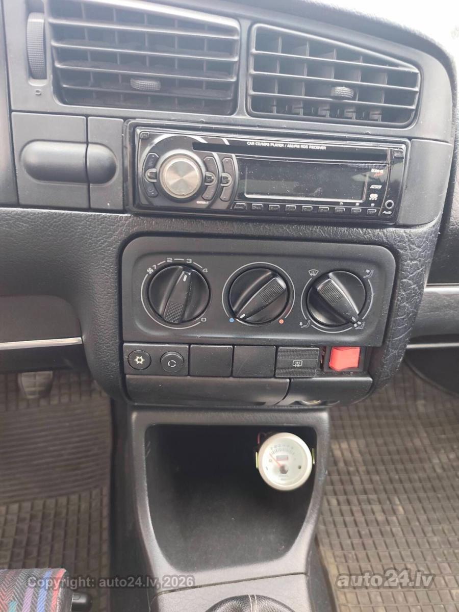 Melns Volkswagen Golf 1993 Tallina, ar dzinēja tilpumu 1.80 L un nobraukumu 290 tūkst. km par 600 €, foto 21 vietnē AUTOMOTO.COM.LV